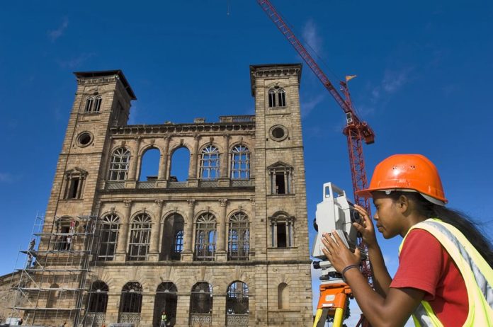 Colas Madagascar, numéro 1 mondial dans la construction des routes